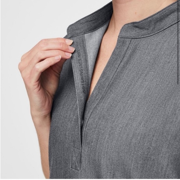 Figs | Tops | Nwt Figs Rafaela Oversized Scrub Top Graphite Grey Size ...